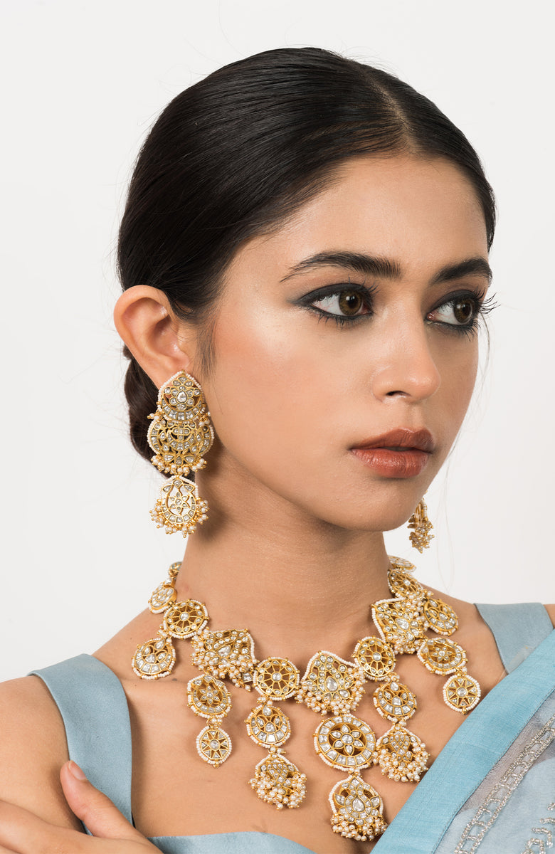 Eshana Necklace Set in White – Zevar King